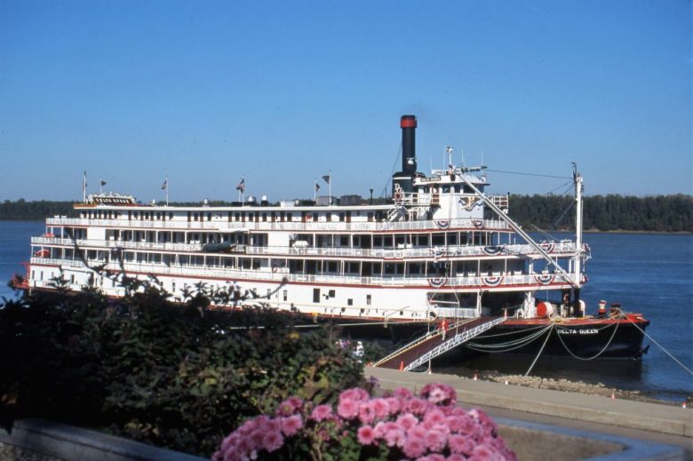 Mississippi River Cruising: Discovering the Lure of Steamboat Travel ...